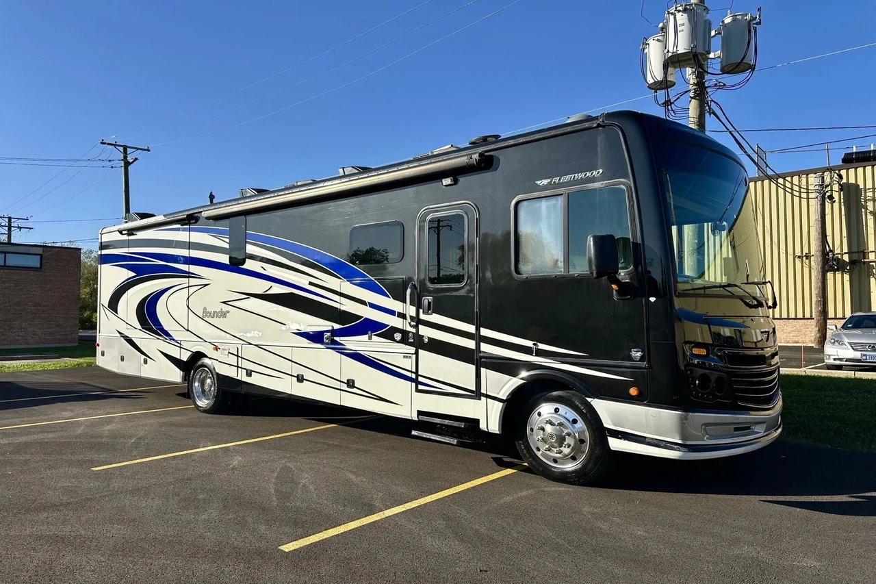 35 ft RV for Sale: Best 2026 Buyer's Guide with Washer/Dryer