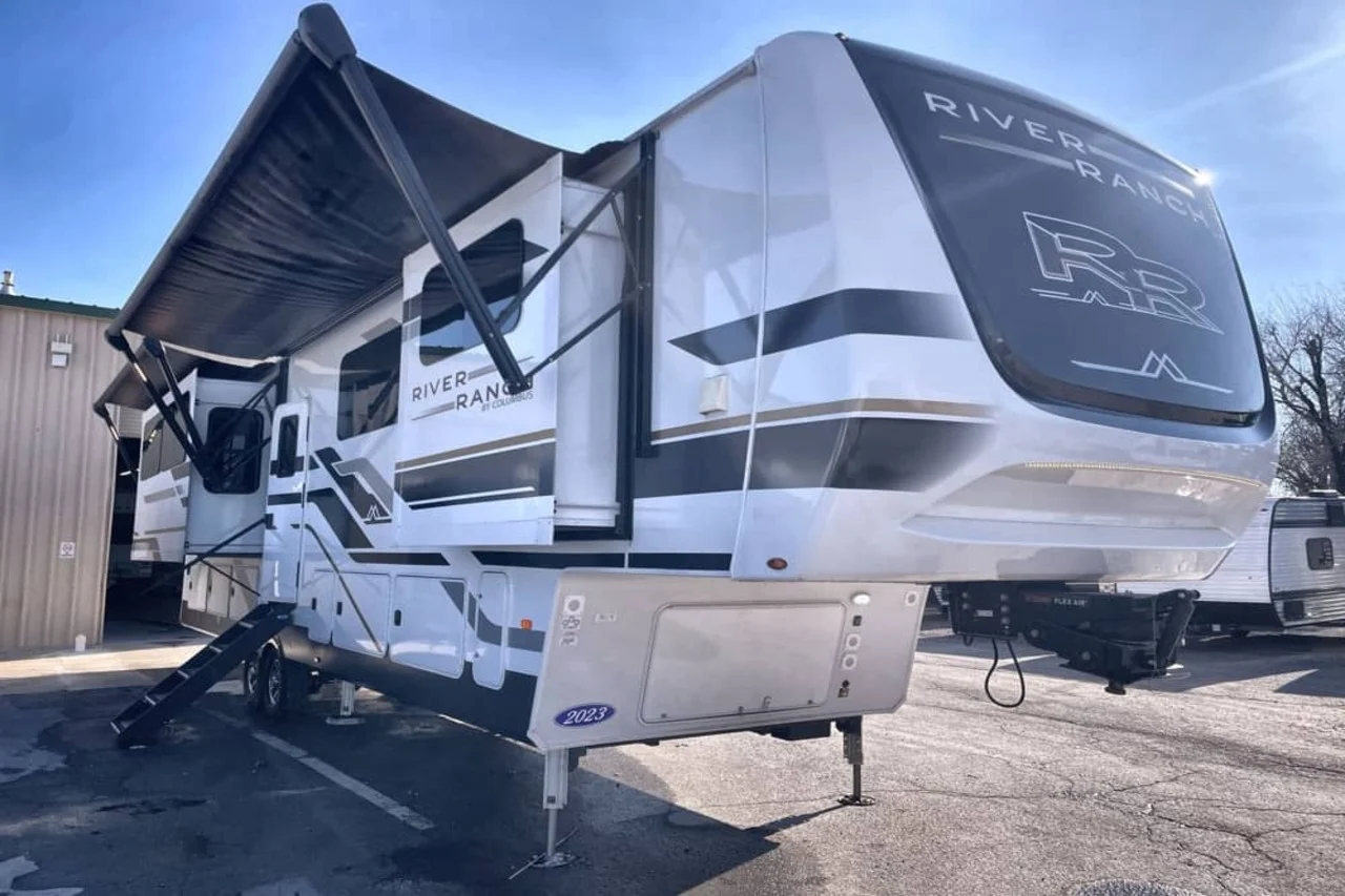 Escape The Ordinary Your Ultimate Guide To The Luxurious River Ranch Fifth Wheel